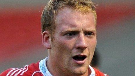 Wigan attack on Hull KR's Sean Gleeson: Two men arrested - BBC News