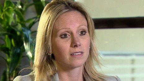 Lincolnshire councillor apologises over lingerie tweet - BBC News