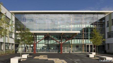 Walthamstow chosen for Educating Yorkshire follow-up - BBC News