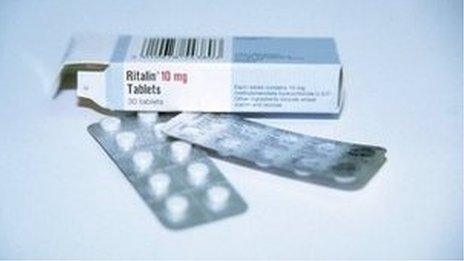 ADHD: Seicolegwyr yn mynegi pryder - BBC Cymru Fyw