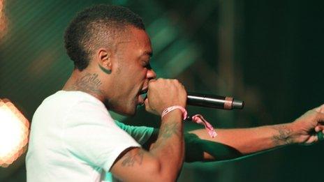 Wiley turned away from Canada as he arrives for a gig - BBC News