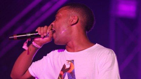 Wiley turned away from Canada as he arrives for a gig - BBC News