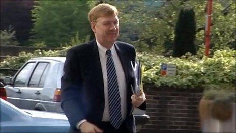 Sir Liam Donaldson to head NI health service review group - BBC News