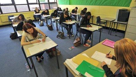Tougher A-levels and GCSEs for arts subjects - BBC News