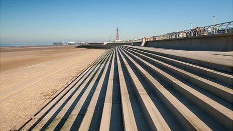 New Blackpool £27m sea wall has 'embarrassing' defects, claims ...