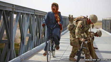 24 Commando Engineer Regiment saved from cuts - BBC News