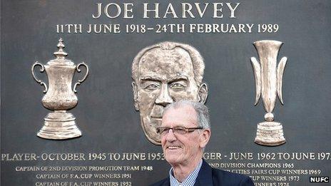 Newcastle United stadium honour for Joe Harvey - BBC News