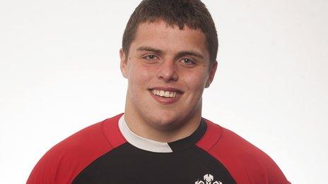 Ospreys: Wales number eight Dan Baker signs new three-year deal - BBC Sport