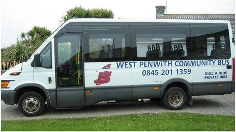 Cornwall community bus group fears for its future - BBC News