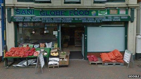 Chatham shop murderers' silence leaves killing unexplained - BBC News