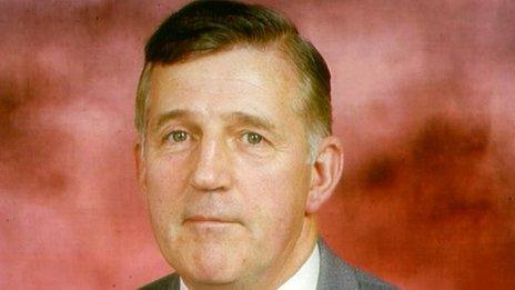 Former Scottish MP Dick Douglas dies aged 82 - BBC News