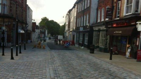 Hemel Hempstead Old Town High Street 'finally' opens - BBC News