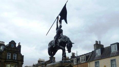 Hawick Common Riding celebrates 500-year landmark - BBC News