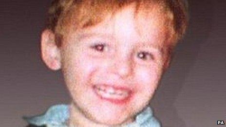 James Bulger 'ghost' tweets investigated by police - BBC News