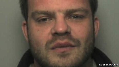 Absconded sex offender James Dunham arrested - BBC News