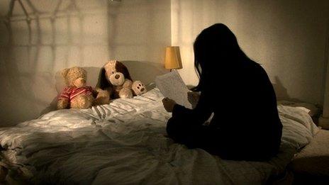 Rescuing British women from forced marriage - BBC News