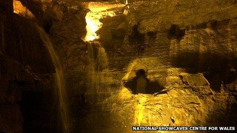 Children 'first to sleep in Welsh cave for 3,000 years' - BBC News
