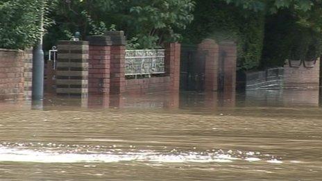 Stockton's £1.2m flood defence scheme given the go-ahead - BBC News