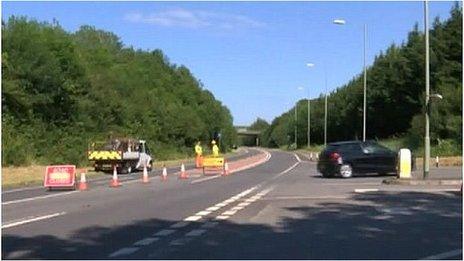 Second woman dies after North Devon Link Road crash - BBC News