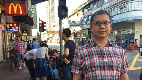 Hong Kong tensions rise over 'parallel traders' - BBC News