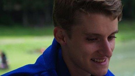 Teen pair bailed in Basingstoke murder probe - BBC News