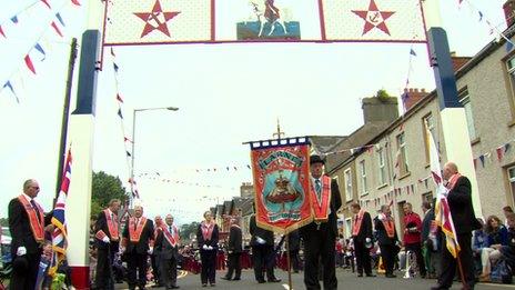 Twelfth July: Three flagship Orange demonstrations - BBC News