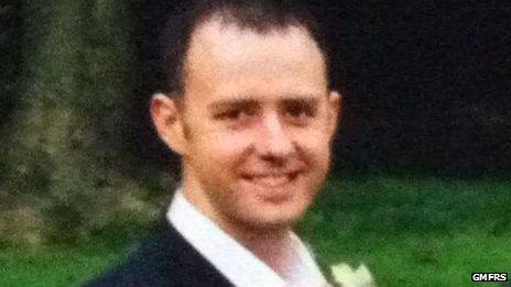 Manchester service for firefighter Stephen Hunt - BBC News