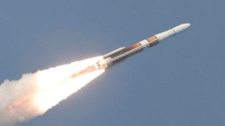 British partnership to send low-cost satellites to Moon's orbit - BBC News