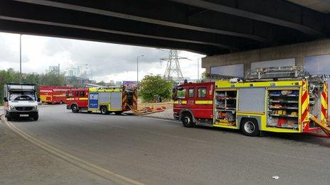 Canning Town fire: Seventy firefighters tackle blaze - BBC News
