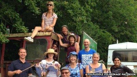 Group's 128-mile walk to Tolpuddle Martyrs Festival - BBC News