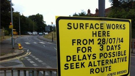 Reading motorists set for disruption as resurfacing work starts - BBC News