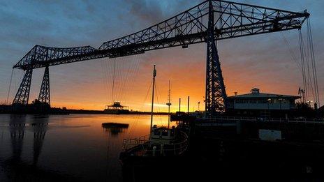 Transporter bridge's Gondola revamped in £2.6m project - BBC News