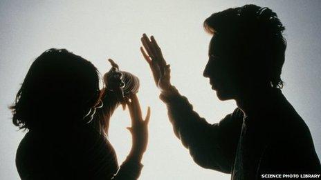 #BBCTrending: The debate over 'speaking white' - BBC News