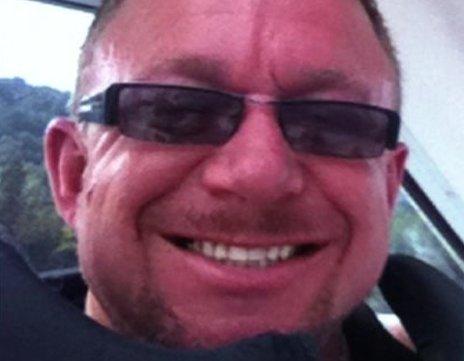 'Cowboy' builder Mark Jenkins jailed for £1.5m fraud - BBC News