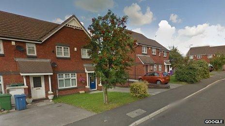 Murder probe after man stabbed in Liverpool home - BBC News
