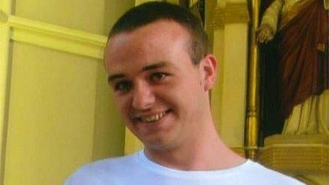 Stephen Bennett death: Family's tribute to 'beautiful' son - BBC News