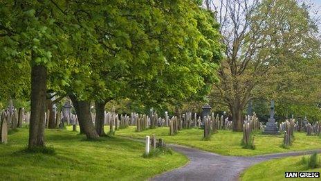 Placenta and umbilical cord found in Preston Cemetery - BBC News