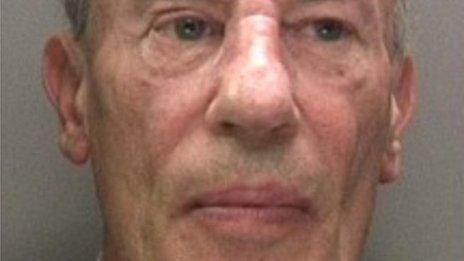 Killer Harry Street dies in suspected heart attack - BBC News