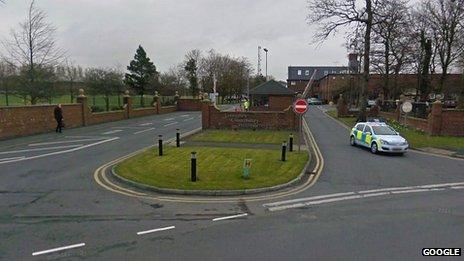 Lancashire Police: Memorial unveiled for police dogs - BBC News