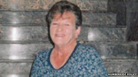 Scunthorpe murder case: Margaret Tate named as victim - BBC News