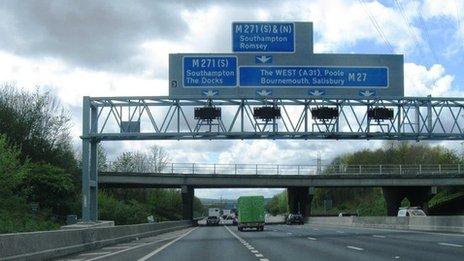 Southampton delay-warning as work on M27 starts - BBC News