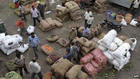 India and US reach WTO breakthrough over food - BBC News
