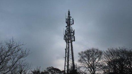 Cornwall to get 35 mobile phone masts in £5m package - BBC News