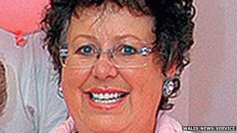 Brecon fundraiser Julie Coade crushed by ride-on mower - BBC News