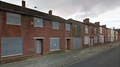 Pound shops: Liverpool £1 house scheme extended to shops - BBC News