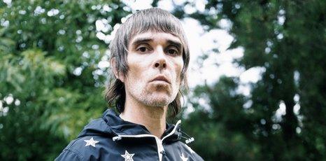 Ian Brown previews album with EP - BBC News