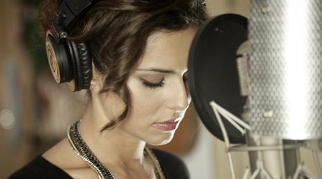 Cheryl Cole to tour UK with Black Eyed Peas - BBC News