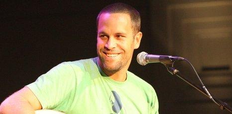 Jack Johnson announces new album - BBC News