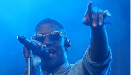 Labrinth announces first UK tour for February - BBC News