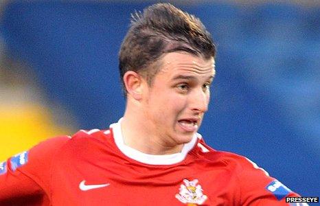 Shane McCabe quits Portadown to resume Fermanagh GAA career - BBC Sport